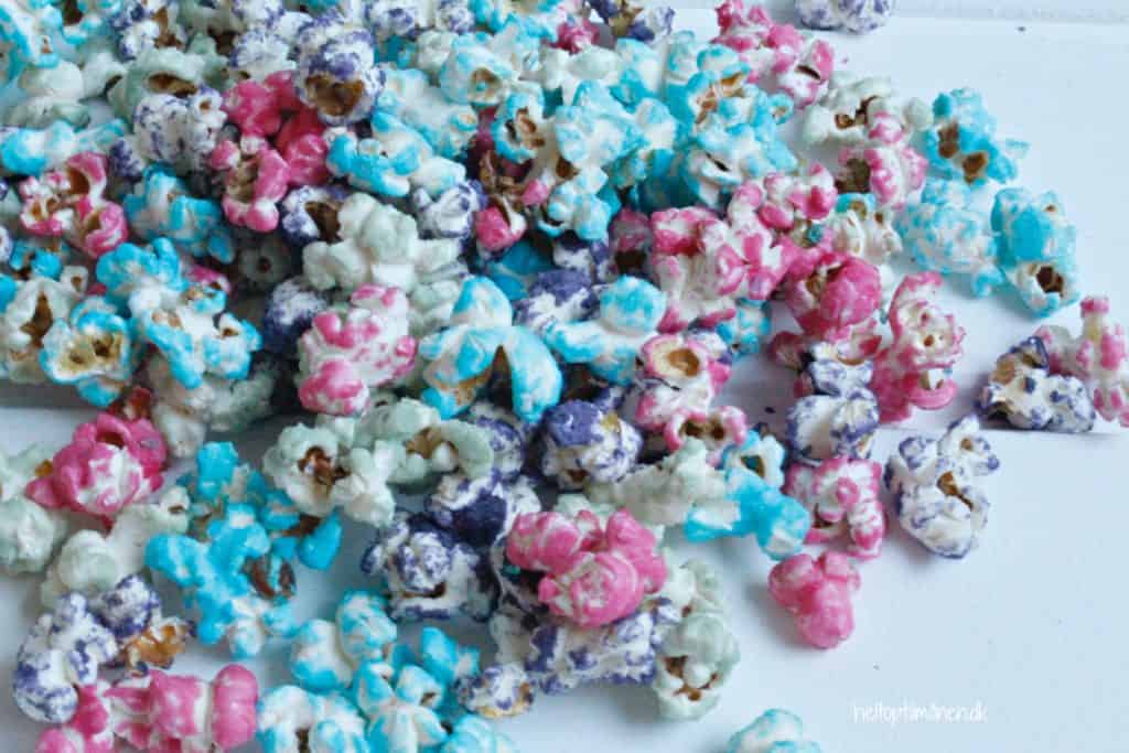 Opskrift på farvede popcorn